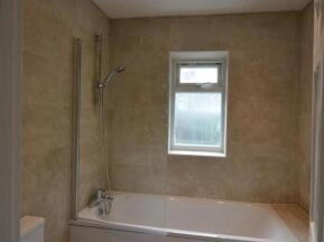 2 bedroom terraced house for rent in Regent Street, Watford, WD24