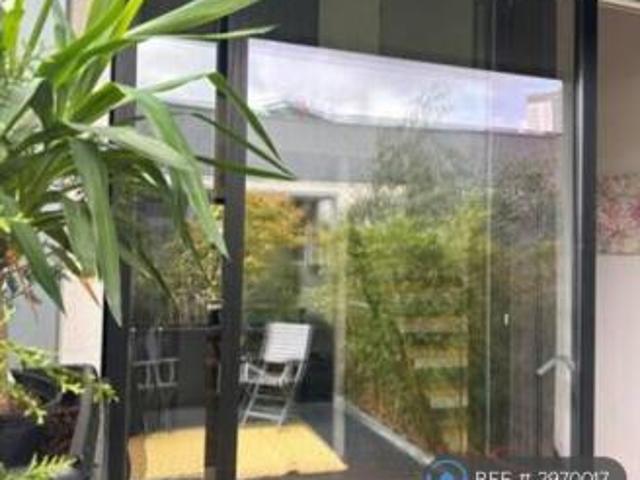 2 bedroom terraced house for rent in Reservoir Street, Salford, M6