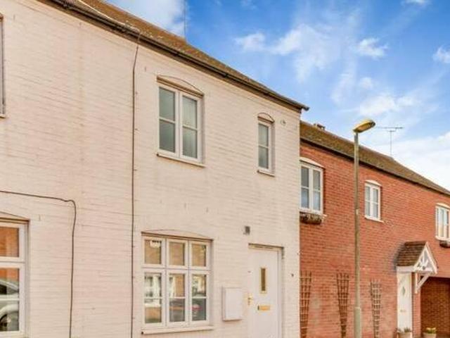 2 bedroom terraced house for rent in Ribston Close Banbury OX16