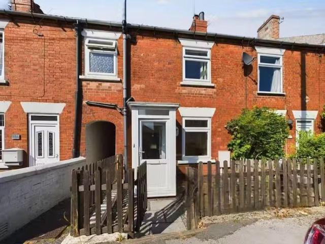 2 bedroom terraced house for rent in Wood Street, Ripley, Derb.