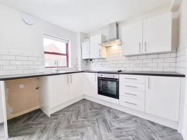 2 bedroom terraced house for rent in Woodbine Close, Abbeymead.