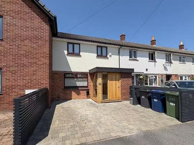 2 bedroom terraced house for rent in Woodhouse Way, Cambridge.