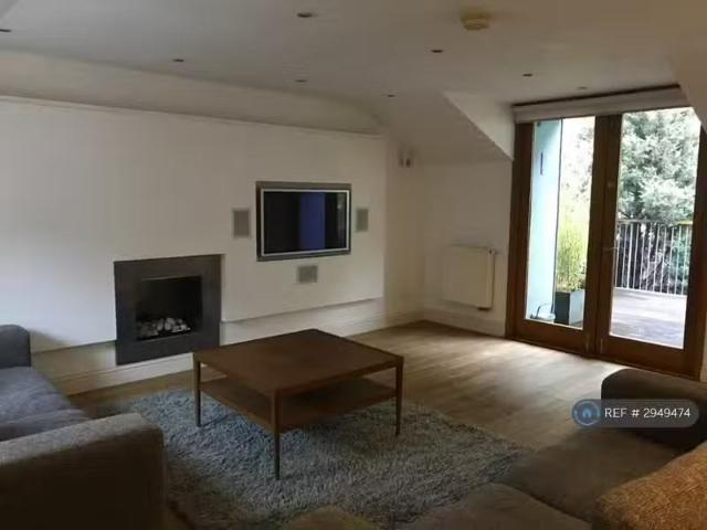 2 bedroom terraced house for rent in Woodside Terrace Lane, Gl.