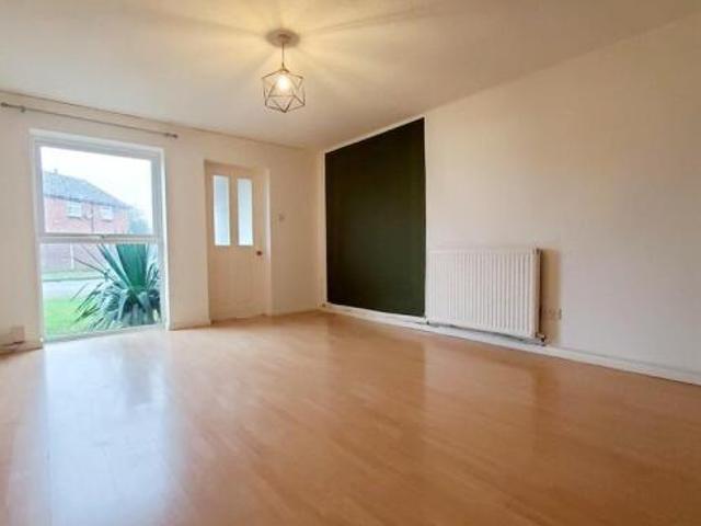 2 bedroom terraced house for rent in Water Meadow, Quedgeley, GL2
