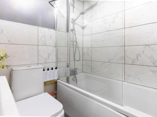 2 bedroom terraced house for rent in Watermoor Close, Springbank, GL51