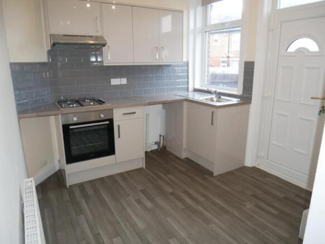 2 bedroom terraced house for rent in Waverley Terrace, Marsh, Huddersfield, HD1 4LU, HD1