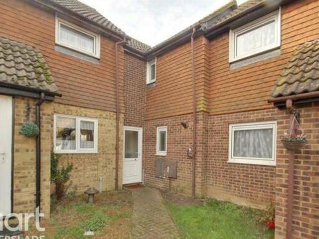 2 bedroom terraced house for rent in Wain Court ME12