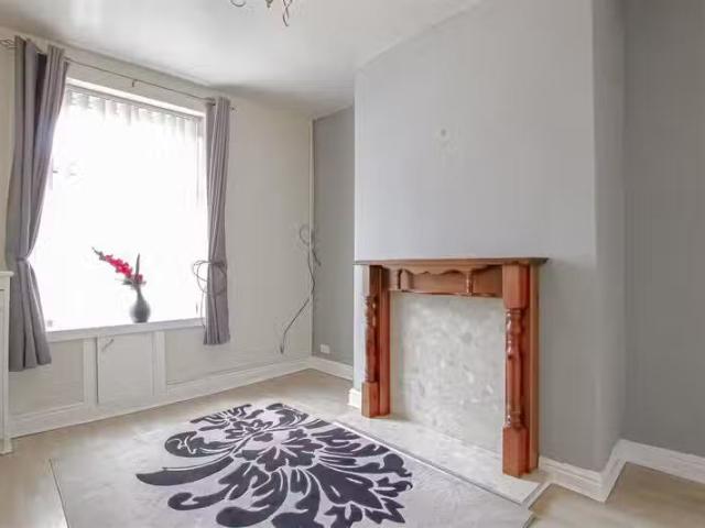 2 bedroom terraced house for rent in Warburton Street, Hasling.