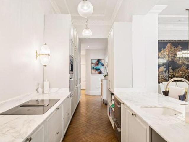 2 bedroom terraced house for rent in Warwick Square, London SW1V