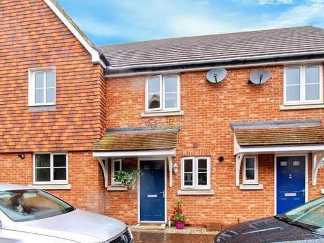 2 bedroom terraced house for rent in Weymouth Road Wainscott Rochester Kent ME3