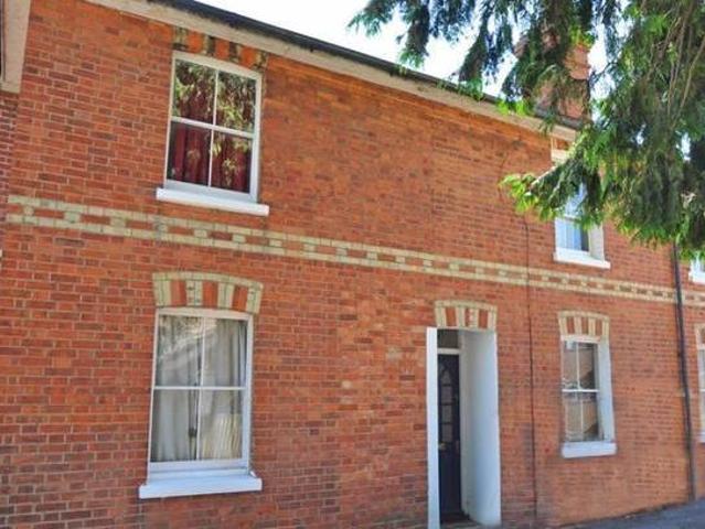 2 bedroom terraced house for rent in West Dean SL6