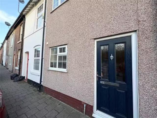 2 bedroom terraced house for rent in Westminster Road, Hoole.