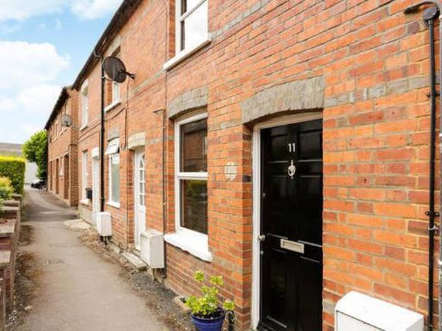 2 bedroom terraced house for rent in Westbourne Terrace Newbury RG14