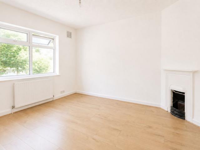 2 bedroom terraced house for rent in Western View, Northampton, NN1