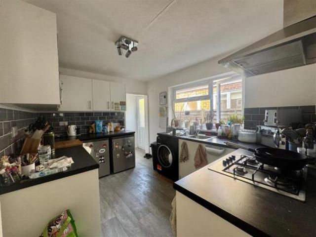 2 bedroom terraced house for rent in Westfield Road, Southsea, PO4