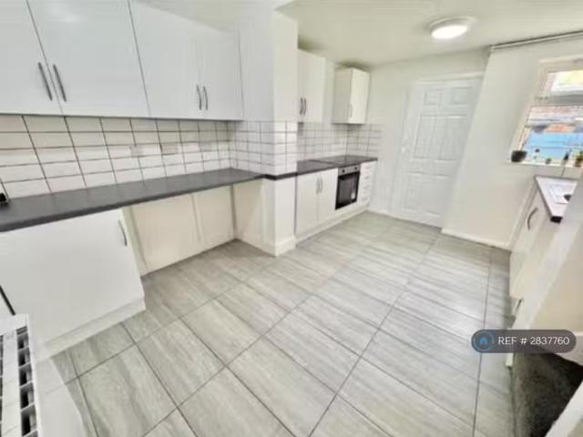 2 bedroom terraced house for rent in Whittier St, Liverpool, L8
