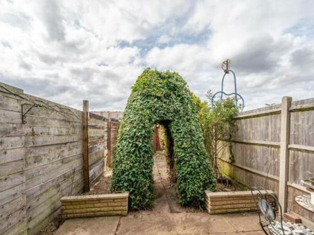 2 Bedroom Terraced House For Rent In Wimbledon, London