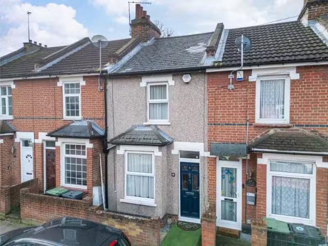 2 bedroom terraced house for rent in Wingfield Road, Gravesend.