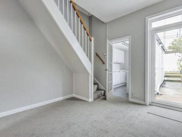 2 bedroom terraced house for rent in Windmill Street, Tunbridge Wells, TN2