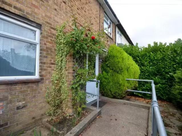2 bedroom terraced house for rent in Winthorpe Road, Grimsby.
