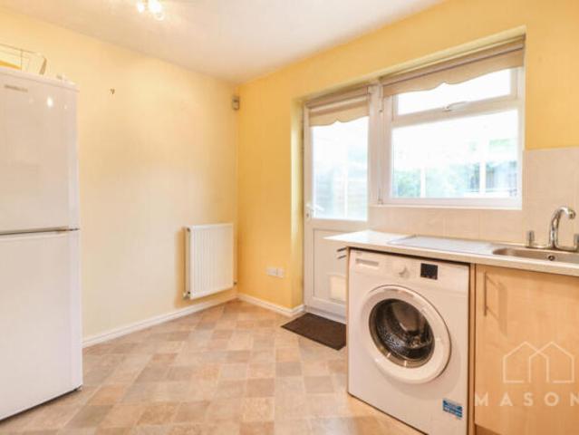 2 bedroom terraced house for rent in Wiseman Close, Luton, Bedfordshire, LU2 7GE, LU2
