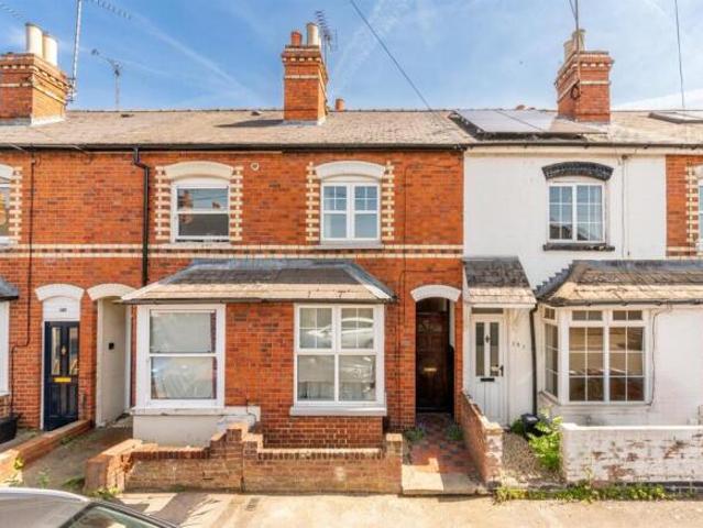 2 bedroom terraced house for rent in Wykeham Road, Reading, RG6