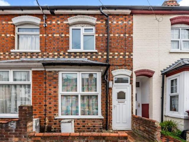 2 bedroom terraced house for rent in Wykeham Road, Reading, RG6