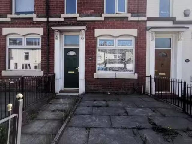 2 bedroom terraced house for rent in Tonge Moor Road, Greater.