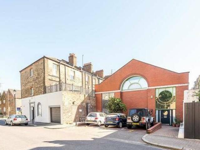 2 bedroom terraced house for rent in Tadema Road Chelsea London SW10