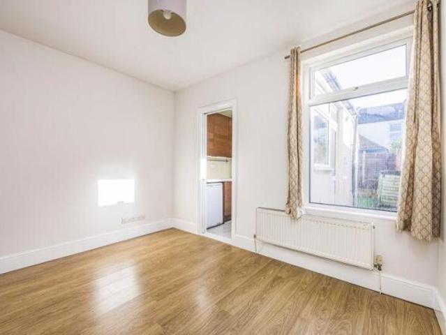 2 bedroom terraced house for rent in Talbot Road, Southsea, PO4
