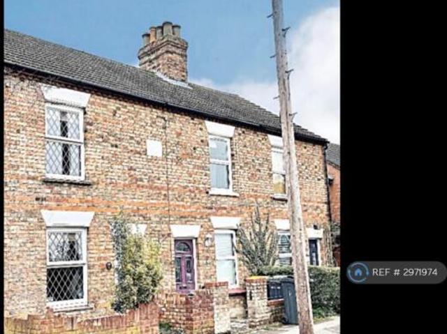 2 bedroom terraced house for rent in Tempsford St, Bedford, MK42