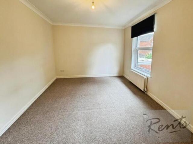 2 bedroom terraced house for rent in The Beeches, East Ipswich, IP3