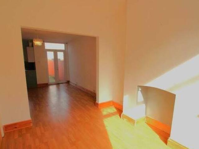 2 bedroom terraced house for rent in Thornton Road Manchester M14 7WS M14