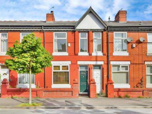 2 bedroom terraced house for rent in Thornton Road, Manchester, M14