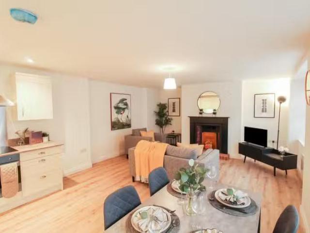 2 bedroom terraced house for rent in Times Square, Duke Street.