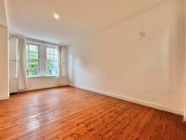 2 bedroom terraced house for rent in Tripps Mews, Manchester, M20