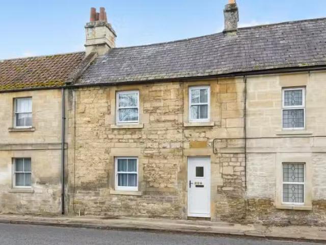 2 bedroom terraced house for rent in Trowbridge Road, Bradford.