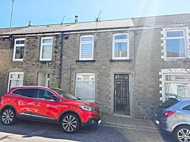 2 bedroom terraced house for rent in Vaughan Street, Pwllgwaun.