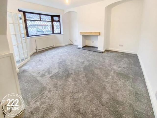 2 bedroom terraced house for rent in Vale Avenue, WA2