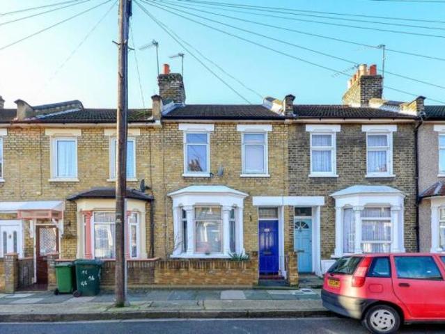 2 bedroom terraced house for rent in Vernon Road, London, E15