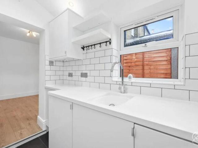 2 bedroom terraced house for rent in Vernon Road, Stratford, E15