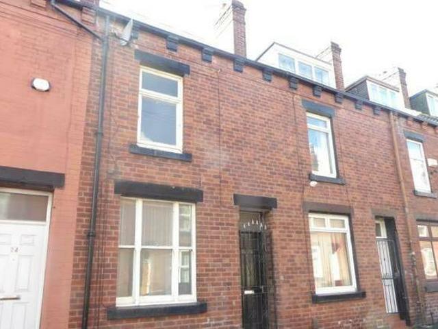 2 bedroom terraced house for rent in Victoria Grove East End Park LS9