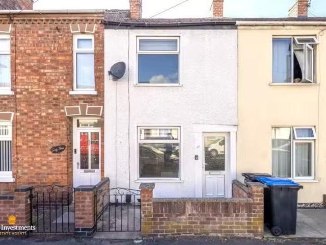 2 bedroom terraced house for rent in Victoria Street, Rugby, W.