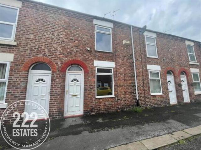 2 bedroom terraced house for rent in Villars Street, Howley, WA1
