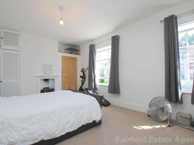 2 bedroom terraced house for rent in Villiers Road, Watford, WD19