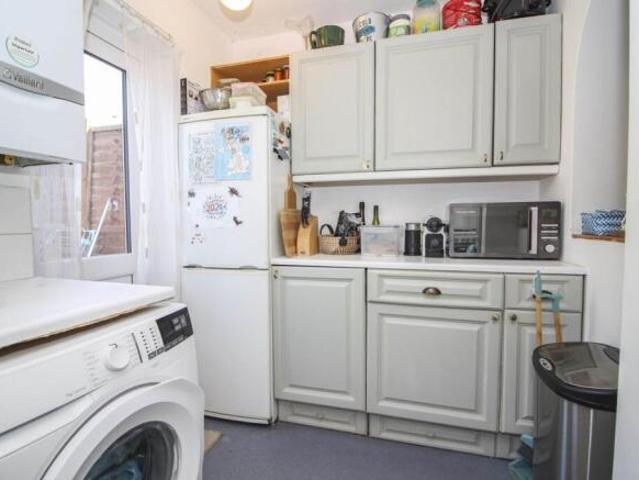 2 bedroom terraced house for rent in Villiers Road, Watford, WD19