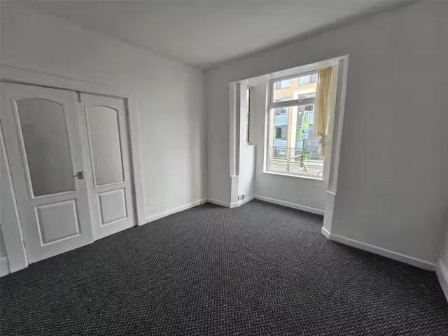 2 bedroom terraced house for rent in Vine Street, Coventry, We.