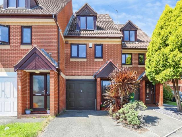 2 bedroom terraced house for sale