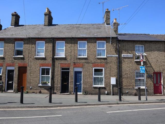 2 bedroom terraced house for sale