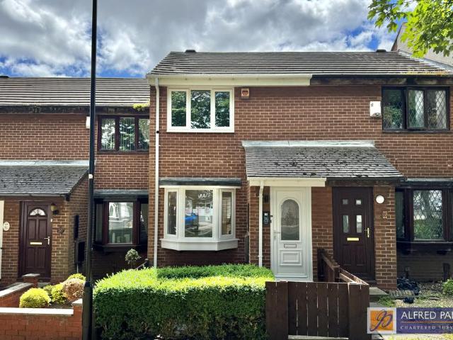 2 bedroom terraced house for sale